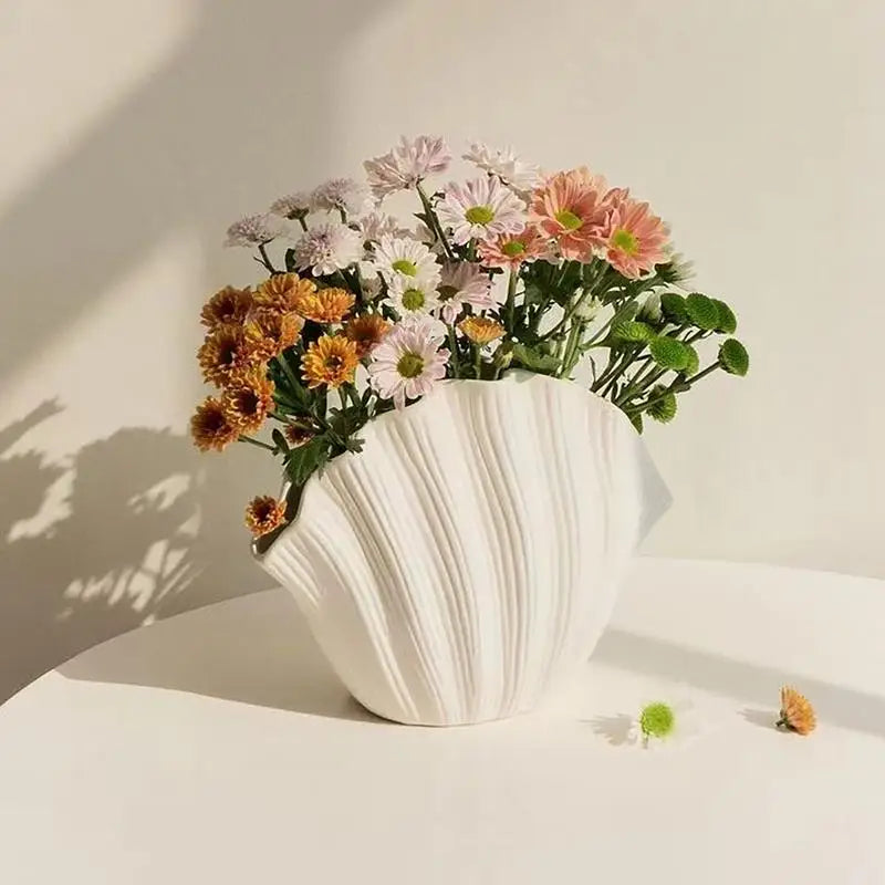 Seabloom Ceramic Shell Vase – Nuvoula
